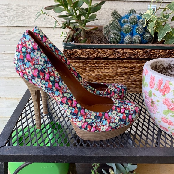 Jessica Simpson | Shoes | Jessica Simpson Floral Given2 Pump | Poshmark